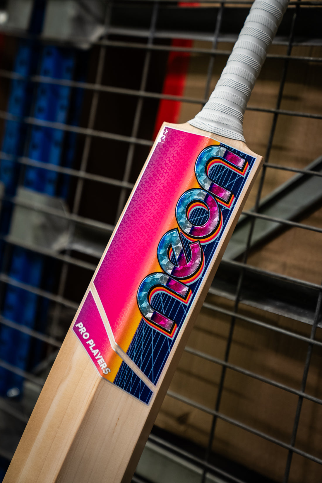 The Retro – Neon Cricket